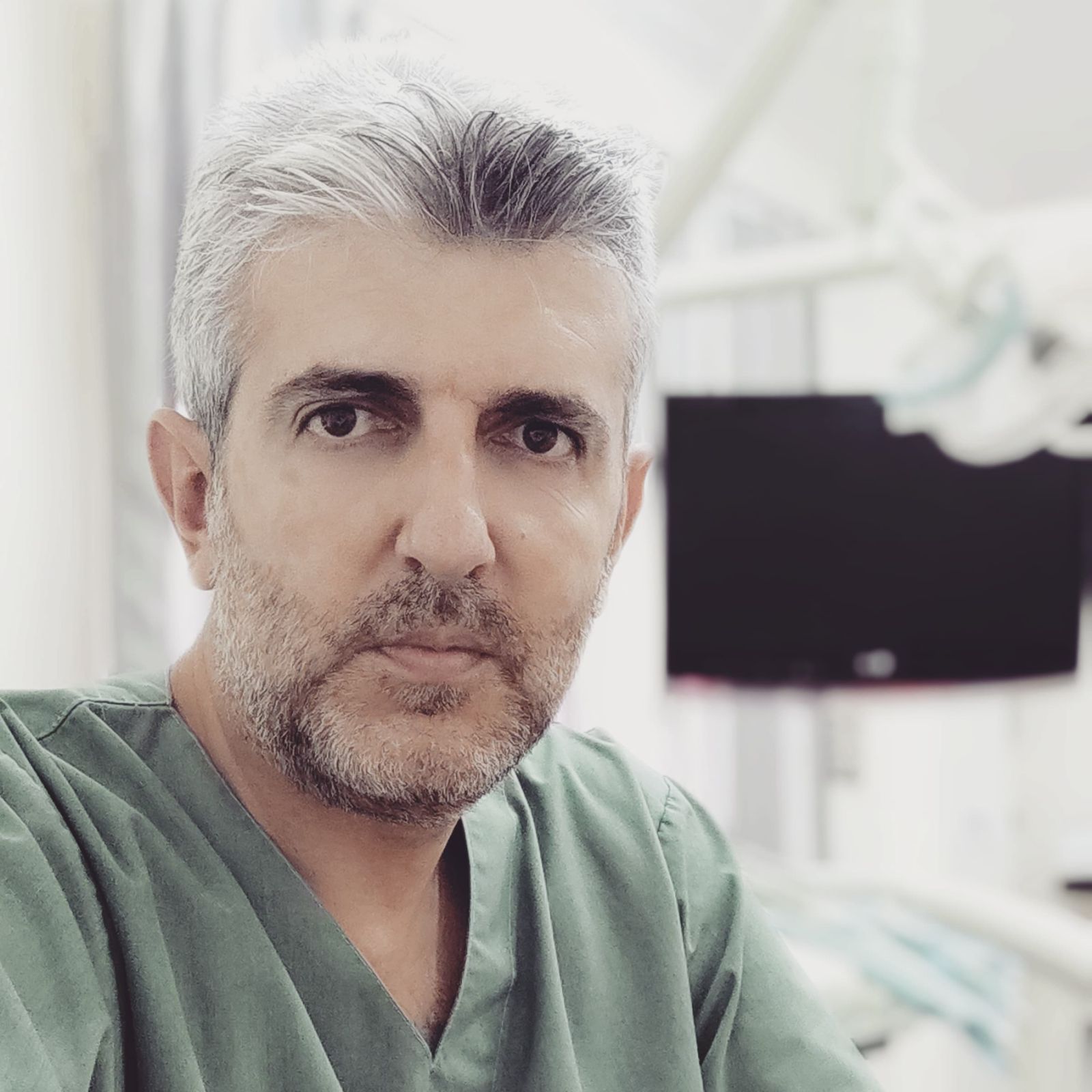 ΟΔΟΝΤΙΑΤΡΟΣ ΑΙΓΑΛΕΩ-ΑΝΔΡΕΑΣ ΛΙΩΛΙΑΚΗΣ