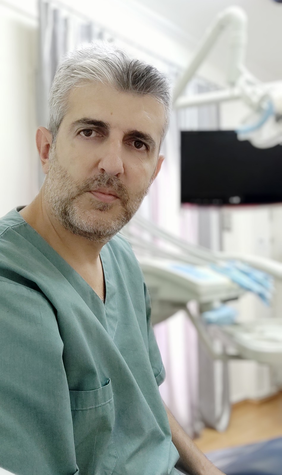 Biografiko - ΟΔΟΝΤΙΑΤΡΟΣ ΑΙΓΑΛΕΩ - ΛΙΩΛΙΑΚΗΣ ΑΝΔΡΕΑΣ